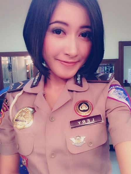 Foto Polwan Cantik Dan Sexsi Komplit Agus Rockforlife
